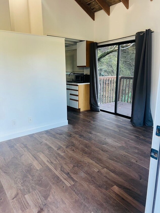 614 Park Rd Unit CANYON CABIN, Emerald Lake Hills, CA 94062 - Room for ...