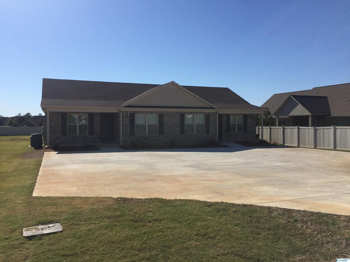 26060 Capshaw Rd, Athens, AL 35613 - Townhome Rentals in Athens AL ...
