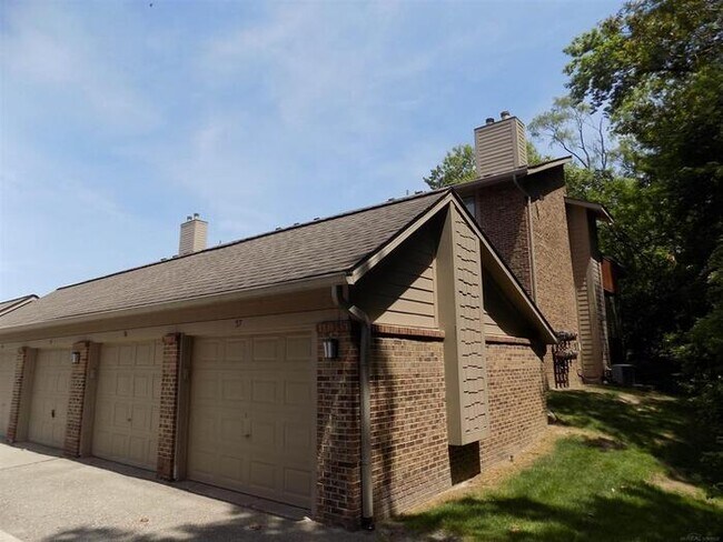 11849 Sycamore Rd Unit 41, Plymouth, MI 48170 - Condo for Rent in ...