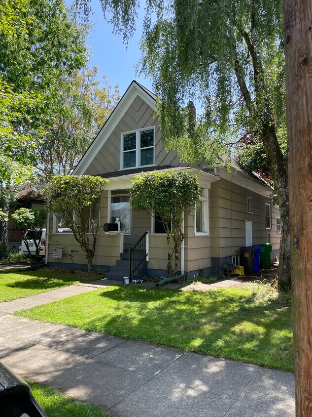 706 N Sumner St, Portland, OR 97217 - House Rental in Portland, OR ...