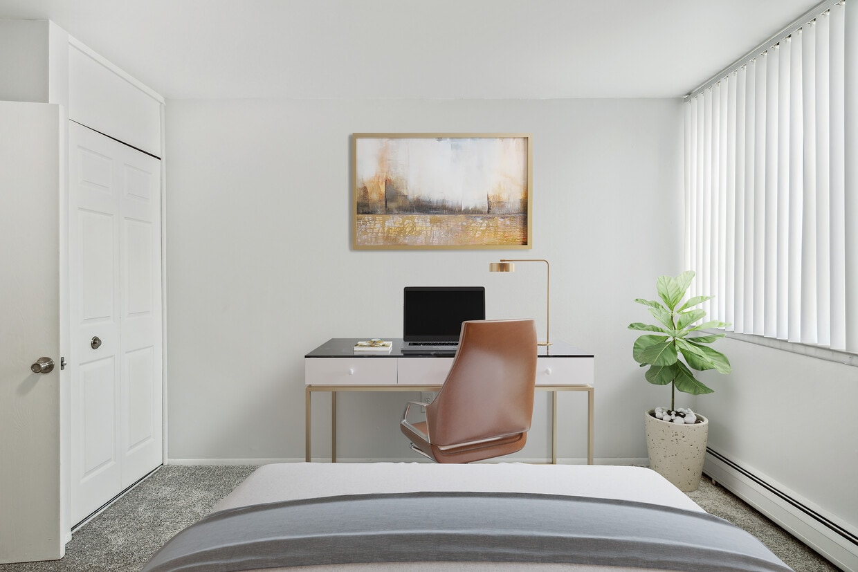 Fox Pointe Apartments - 900 Martin Luther King Jr Blvd S Pontiac, MI ...