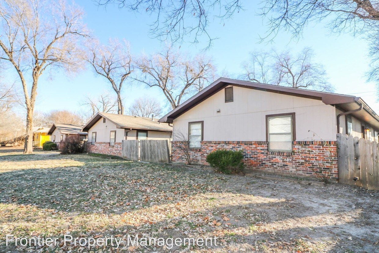 1205-1215 Yuma St, Manhattan, KS 66502 - Room for Rent in Manhattan, KS ...