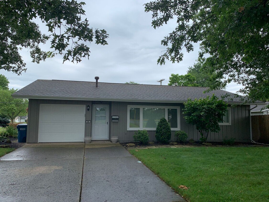 496 Sprague Rd Unit 1, Berea, OH 44017 - Room for Rent in Berea, OH ...