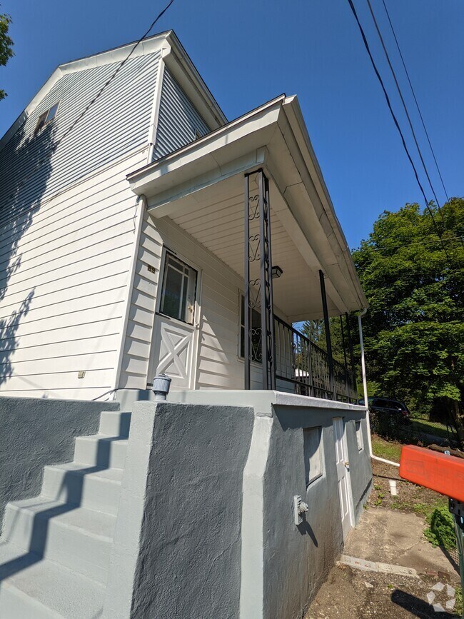 Houses for Rent in New Philadelphia PA with a Swimming Pool - 4 Homes ...