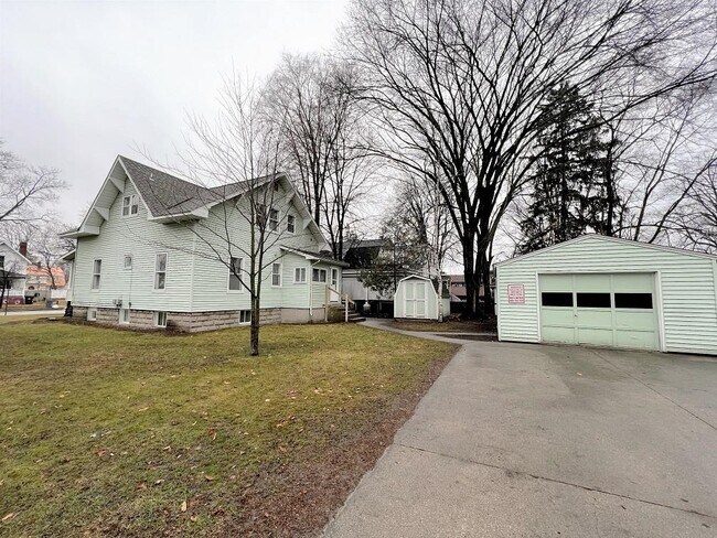 513 Rodd St Midland Mi 48640 House Rental In Midland Mi