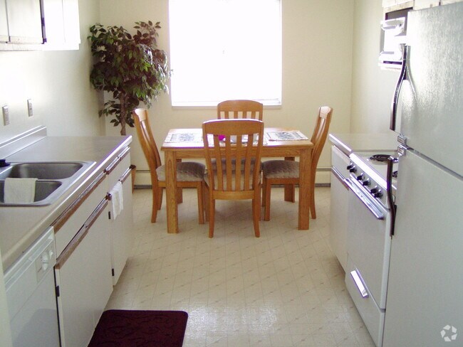 Thompson Grove Estates Apartments for Rent with Utilities Included ...