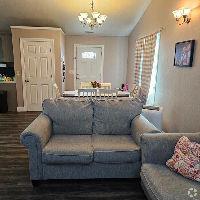 Arts District Apartments for Rent with High Ceilings - Orem, UT - 1 ...