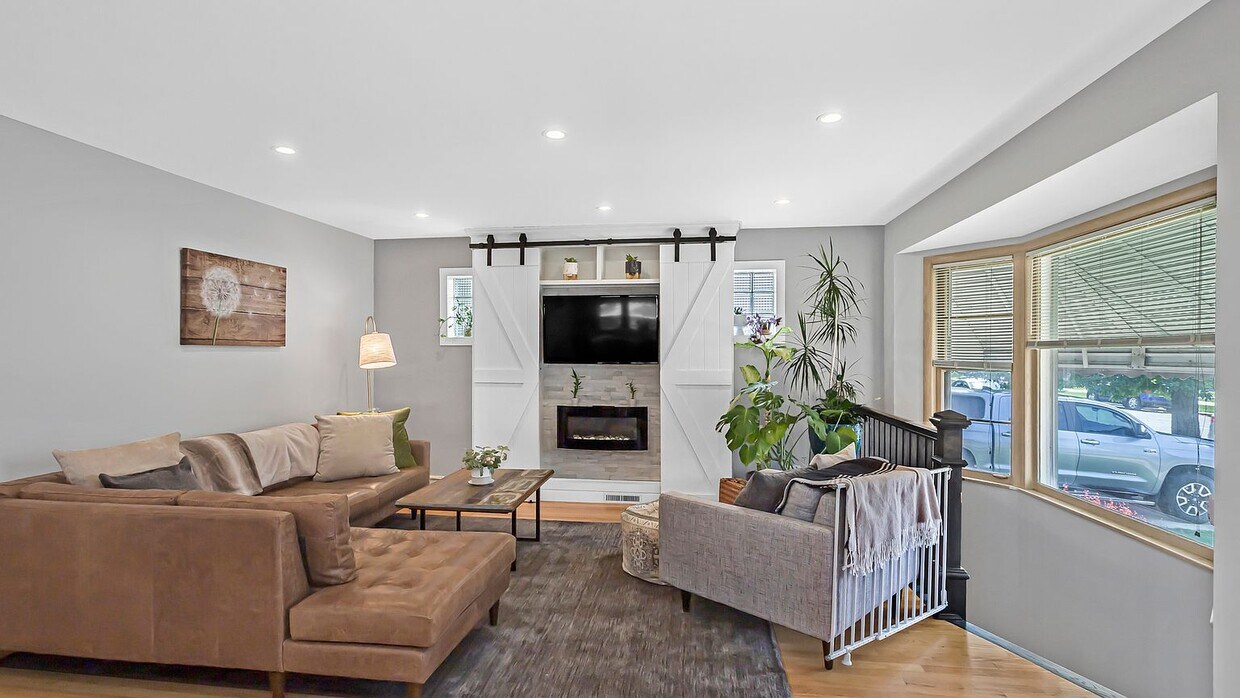 7105 W Arthur Ave, Chicago, IL 60631 - House Rental in Chicago, IL | Apartments.com