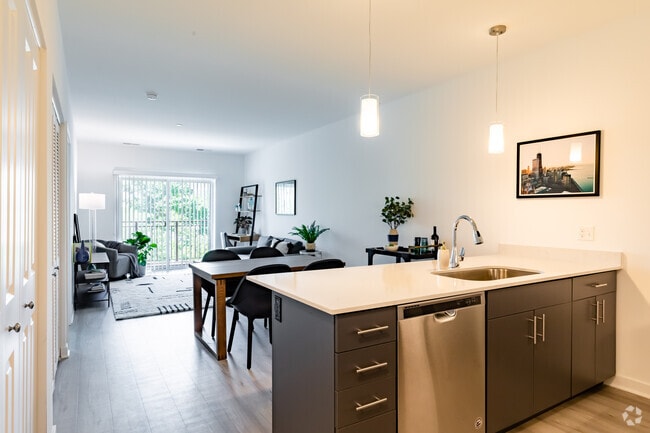 10 North Main - Apartments in Mount Prospect, IL | Apartments.com
