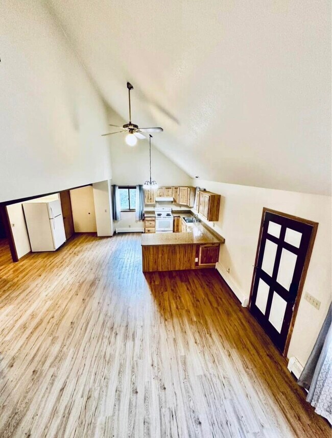 Apartamentos de renta en Moose Park, Wasilla, AK con techos altos - 1 ...