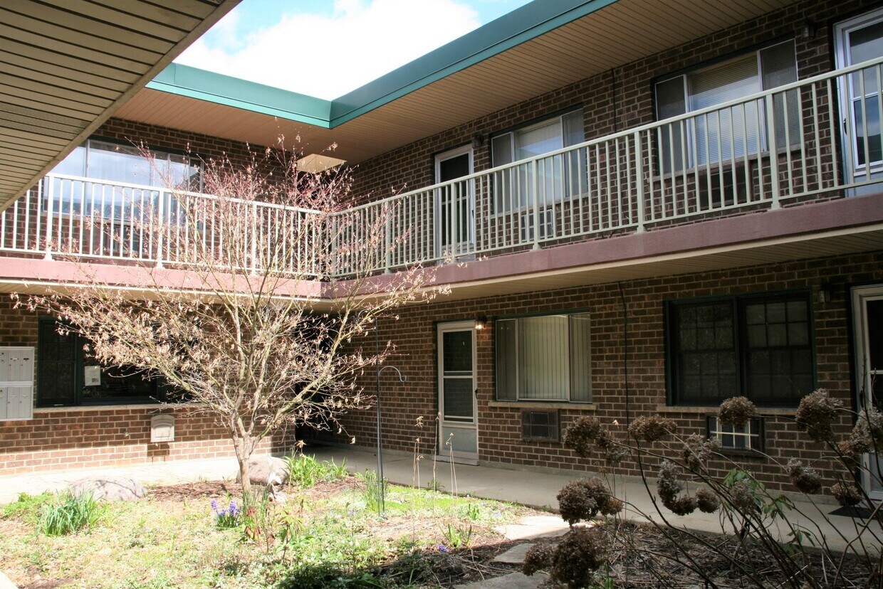444 Spring Rd Unit 11, Elmhurst, IL 60126 - Condo for Rent in Elmhurst ...