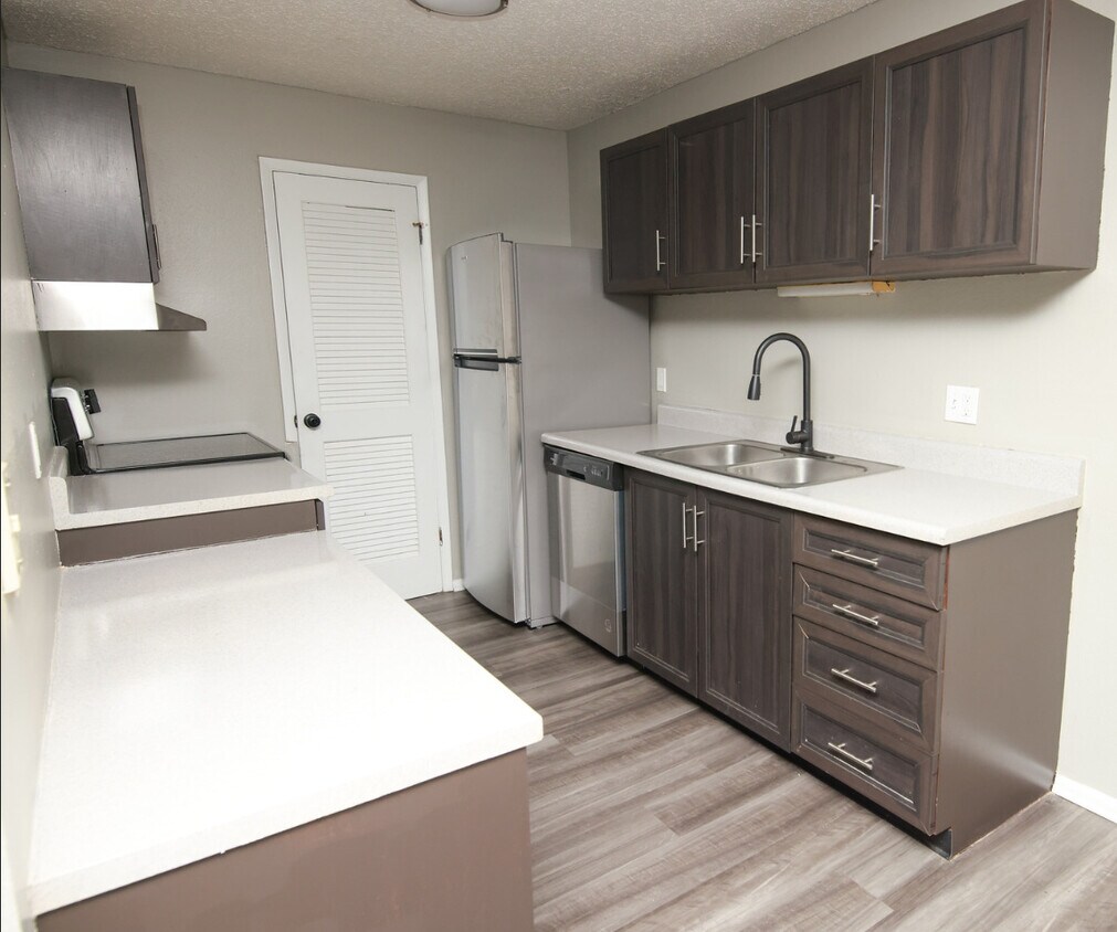 Waterford Square - 650 Waterford Dr Florissant, MO | Apartments.com