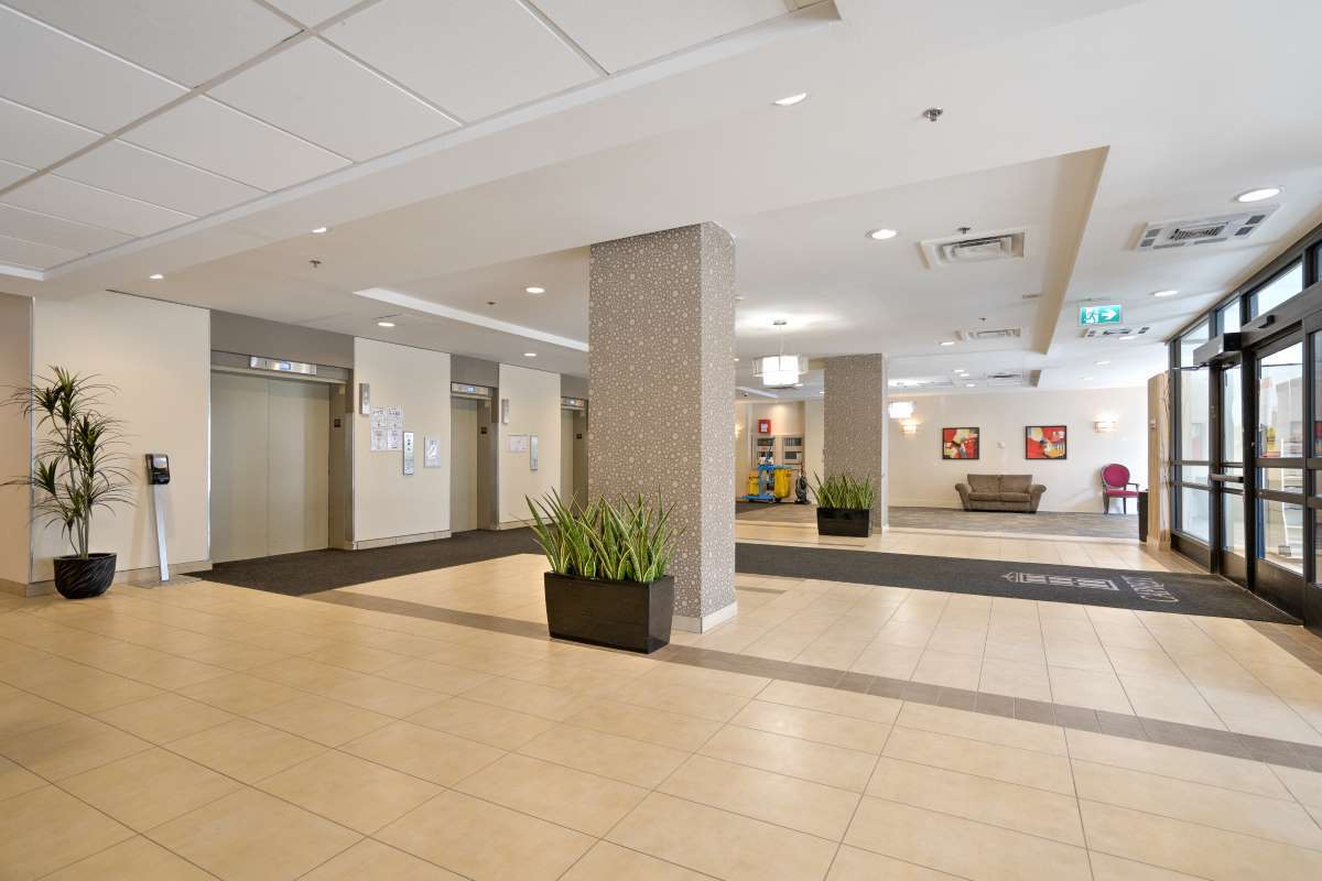Red Top Tower Apartments Apartments - 5740 Cavendish Boul Cote-St-Luc ...