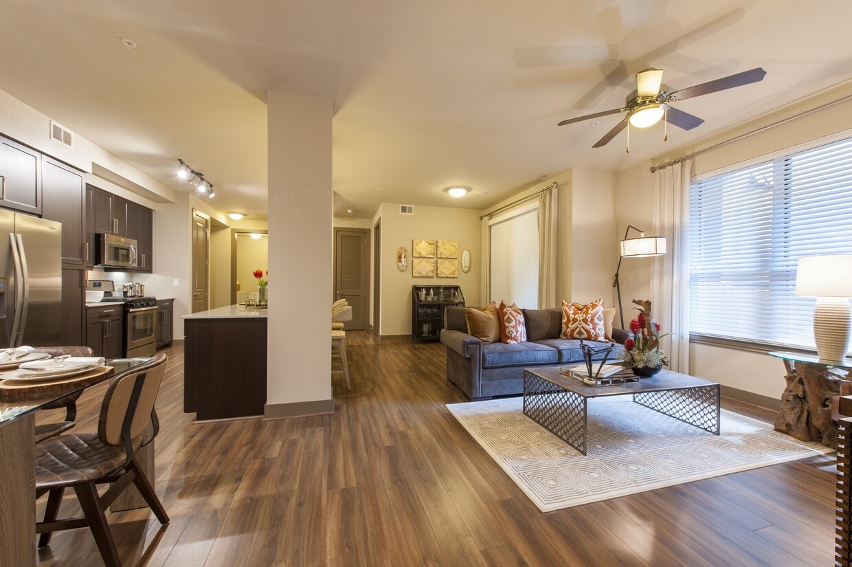 Pearl CityCentre (North) - 10402 Town & Country Way Houston, TX 77024 ...