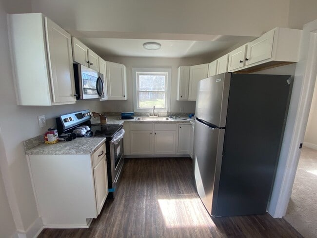 301 Eaton St Unit A, Central, SC 29630 - Room for Rent in Central, SC ...