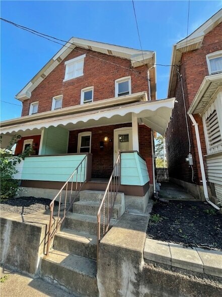8 Center St, Natrona Heights, PA 15065 | Apartments.com