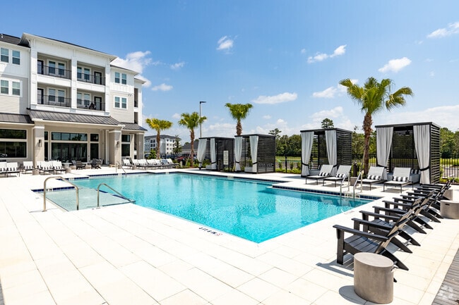 Waterford Lakes Apartments for Rent with EV Charging - Orlando, FL ...