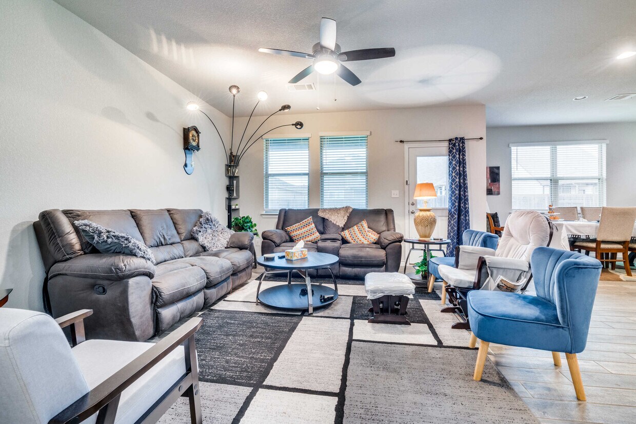 218 Boxwood Dr, Mustang Ridge, TX 78610 - House Rental in Mustang Ridge ...