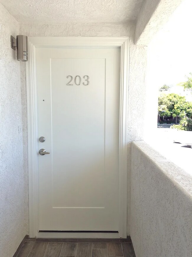 7744 Fay Ave, San Diego, CA 92037 - Townhome Rentals in San Diego CA ...