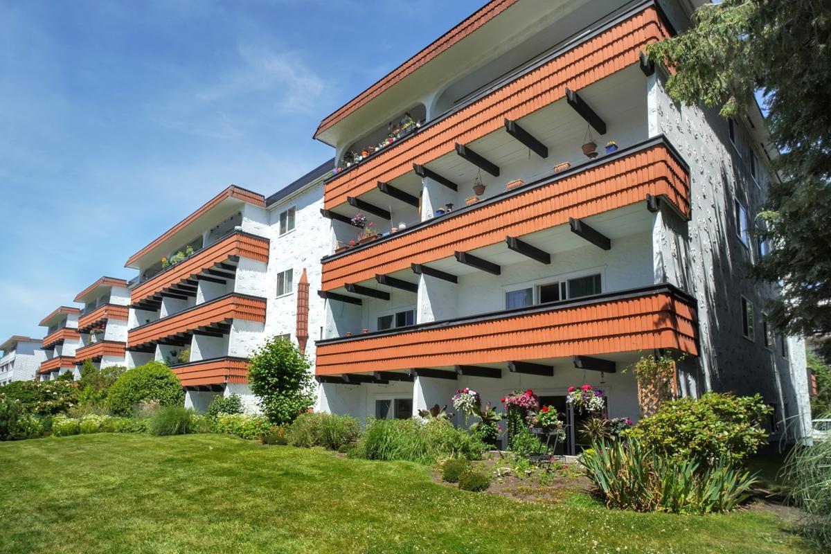 Monte Carlo Apartments Apartments - 1030 Pendergast St Victoria, BC ...