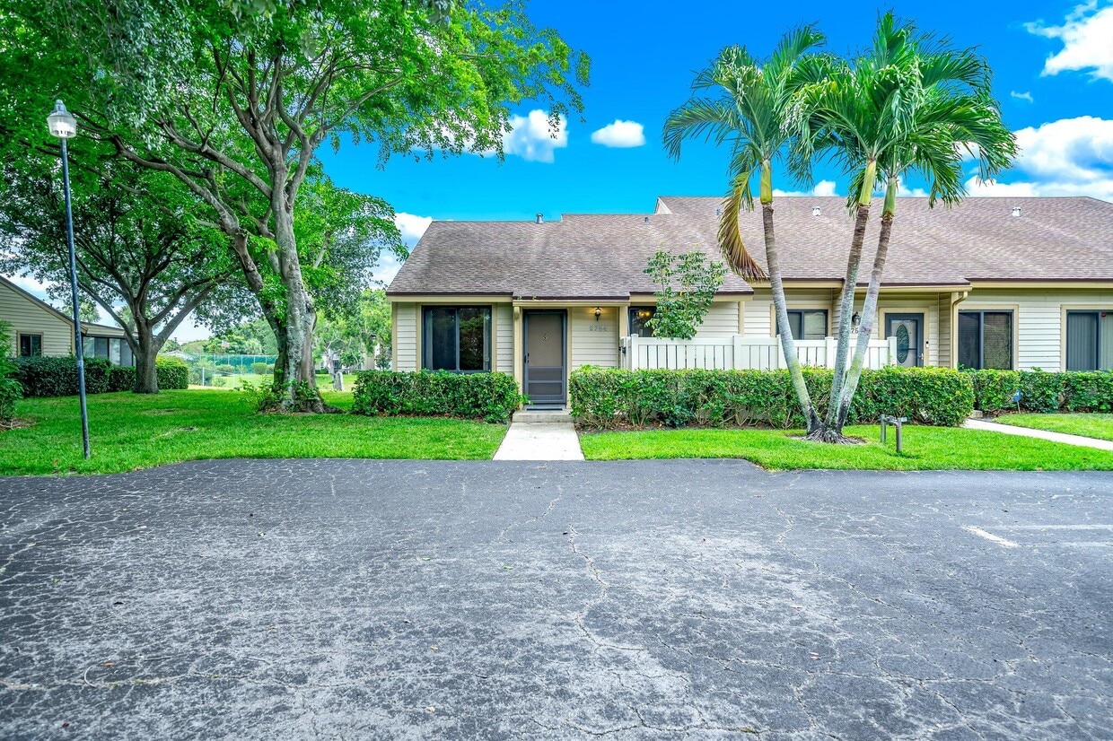 2754 Casa Way, Delray Beach, FL 33445 - Condo for Rent in Delray Beach ...