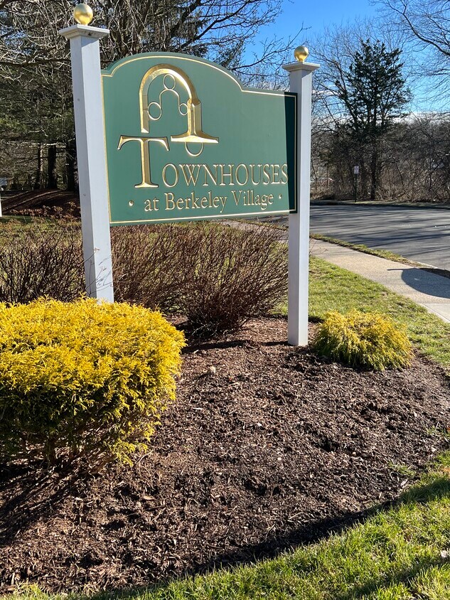 20 Helen Way, Berkeley Heights, NJ 07922 - Townhome Rentals in Berkeley ...