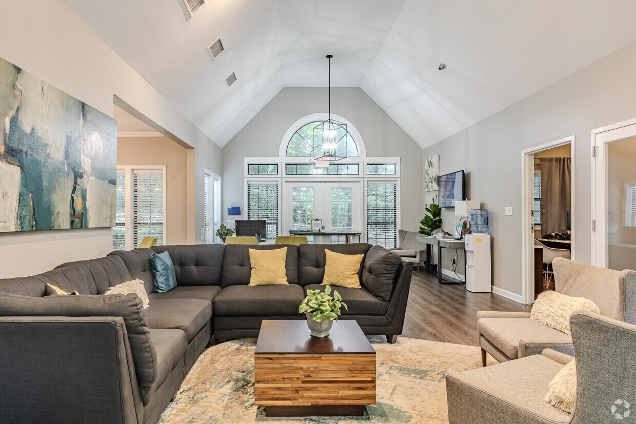 The Avenues of North Decatur - 645 Dekalb Industrial Way Decatur, GA ...