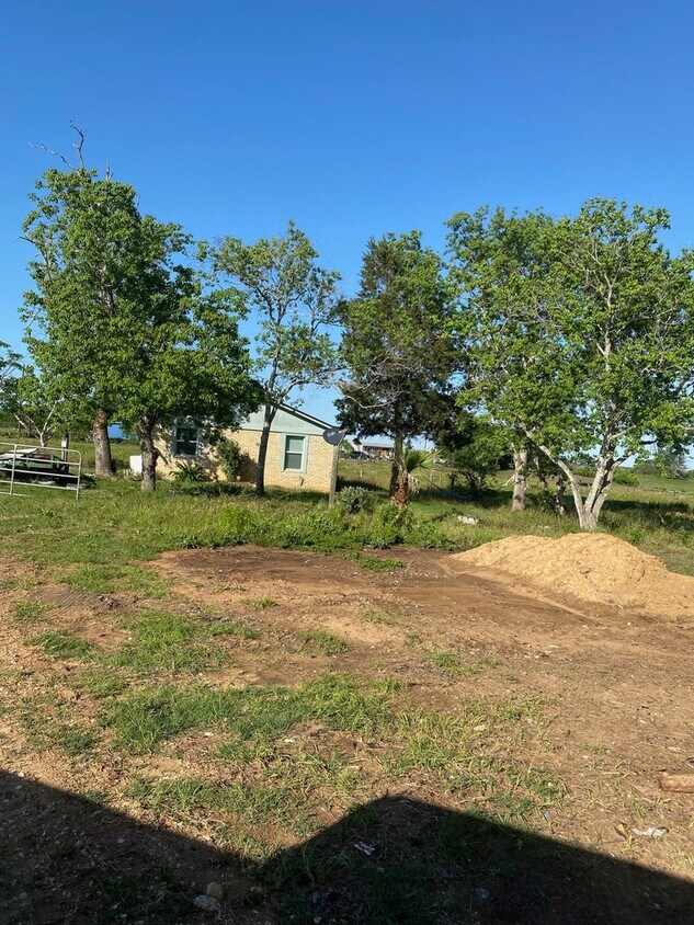 260 County Rd 271 E, Gonzales, TX 78629 - House Rental in Gonzales, TX ...
