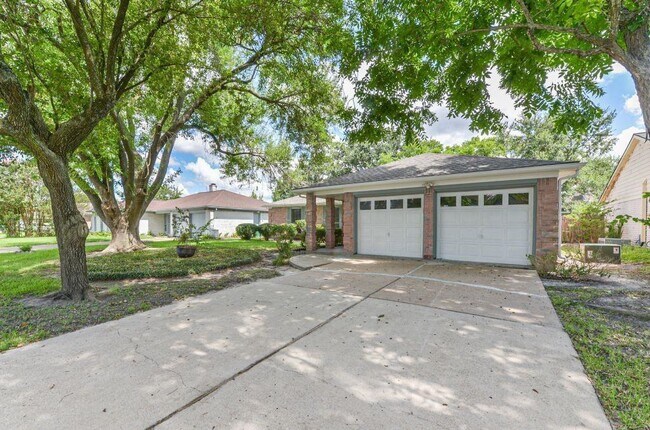 10806 Shannon Hills Dr, Houston, TX 77099 - House Rental in Houston, TX ...