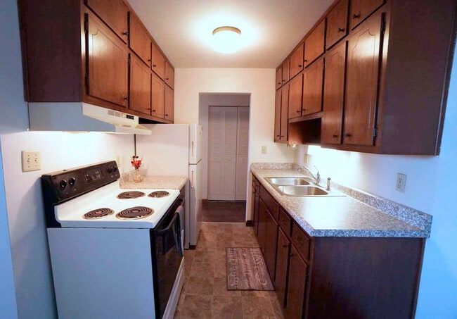 Colonial Terrace Apartments - 1266 Gorman Ave West Saint Paul, MN ...