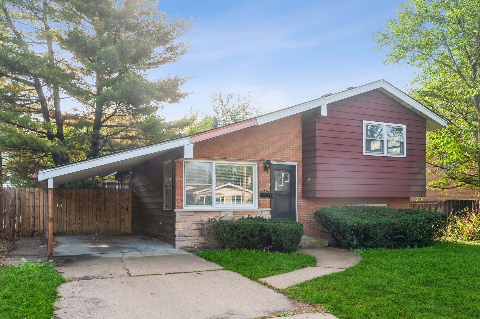 8035 Gross Point Rd, Morton Grove, IL 60053 - House Rental in Morton ...