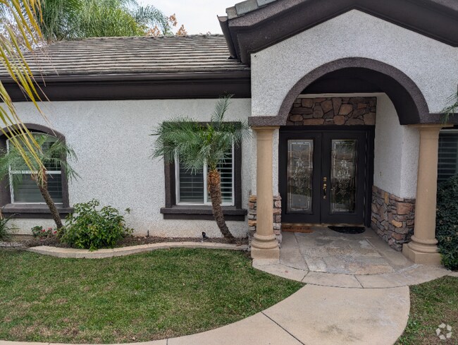 The Orcahrds Houses for Rent with High Ceilings - Corona, CA