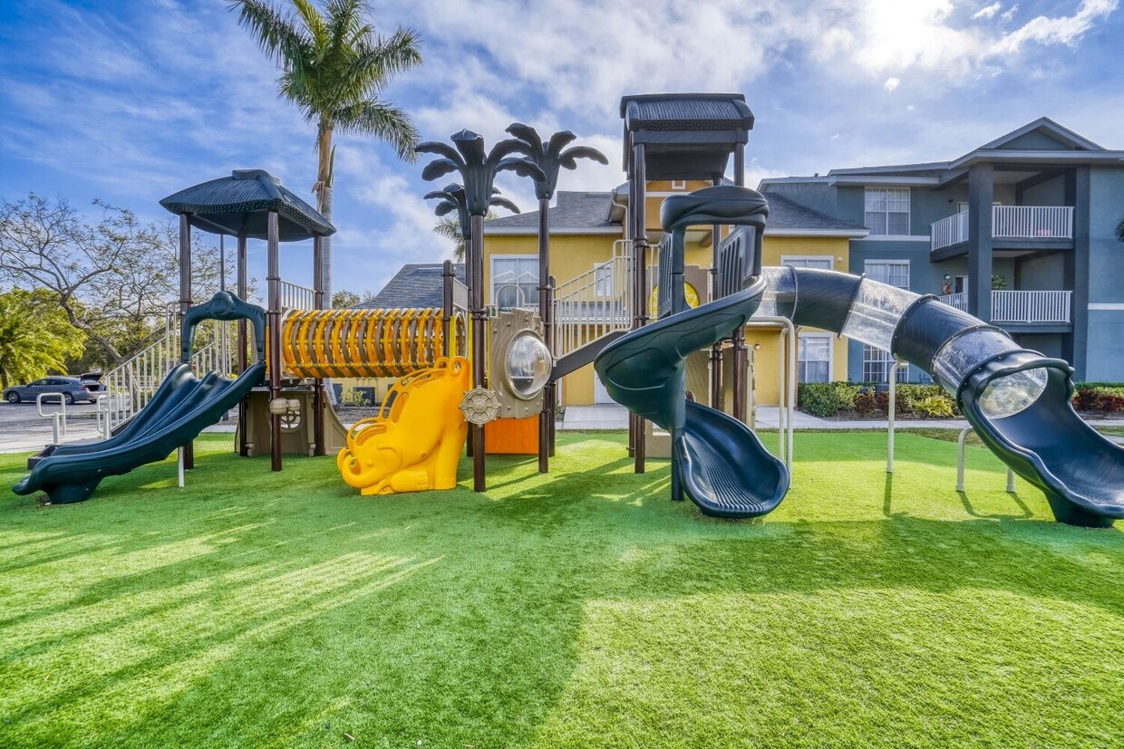 Royal Palm Terrace Apartments - 5030 26th St E Bradenton, FL 34203 ...
