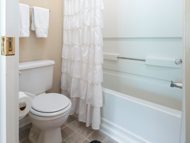 Kings Pointe Apartments - 230 Sawtooth Ct Fayetteville, NC | Apartments.com