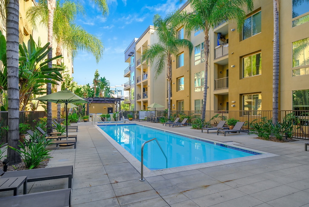 Reveal Apartments Woodland Hills