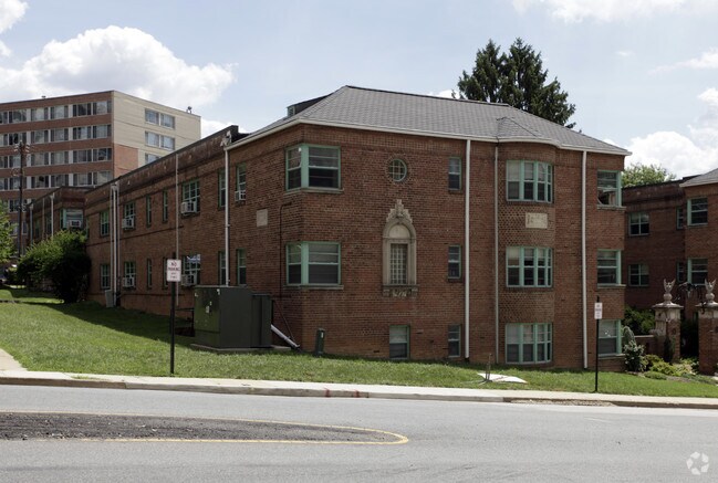 Wakefield Manor Apartments - Arlington, VA | Apartments.com
