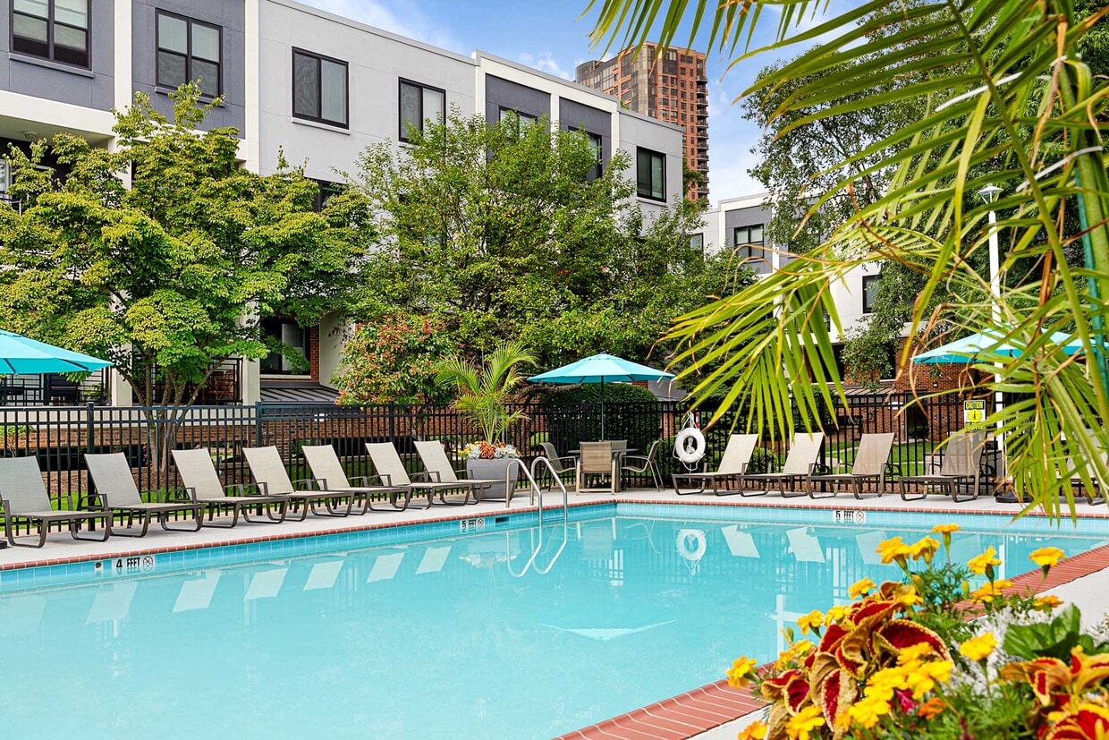 River Club Apartments - 105 Light House Ter Edgewater, NJ 07020 ...