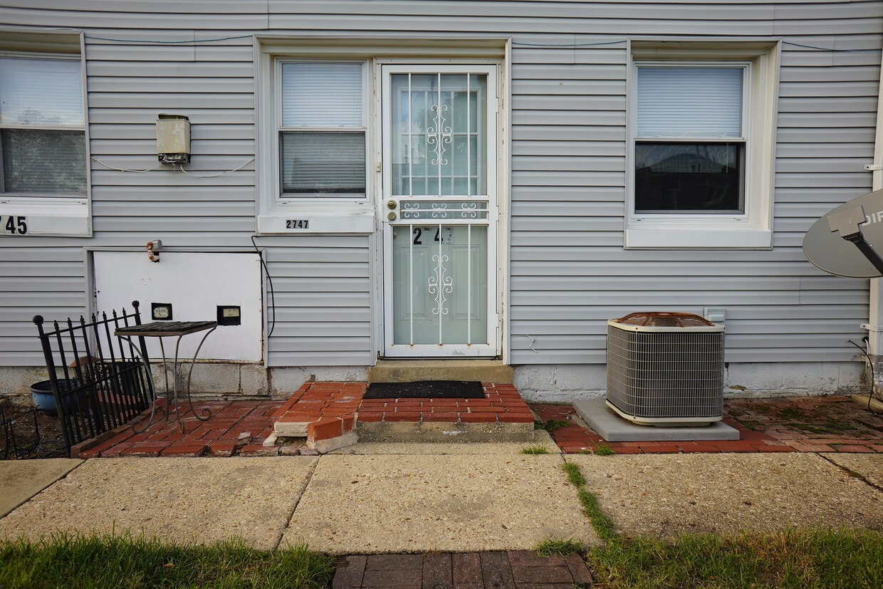 2747 Iverson St, Hillcrest Heights, MD 20748 - Townhome Rentals in ...