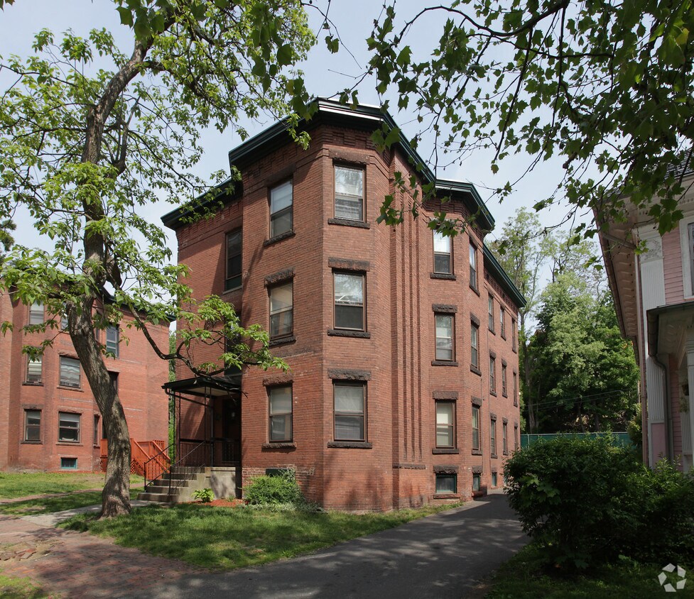 71-73 Avon Pl Springfield, MA 01105 - Alquileres en Springfield, MA ...