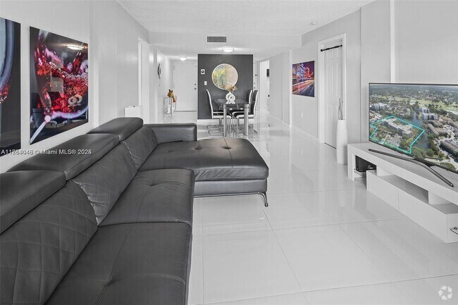 Catalonia Lake Villas Apartments for Rent with a Walk-In Closet - Miami, FL - Updated Today ...