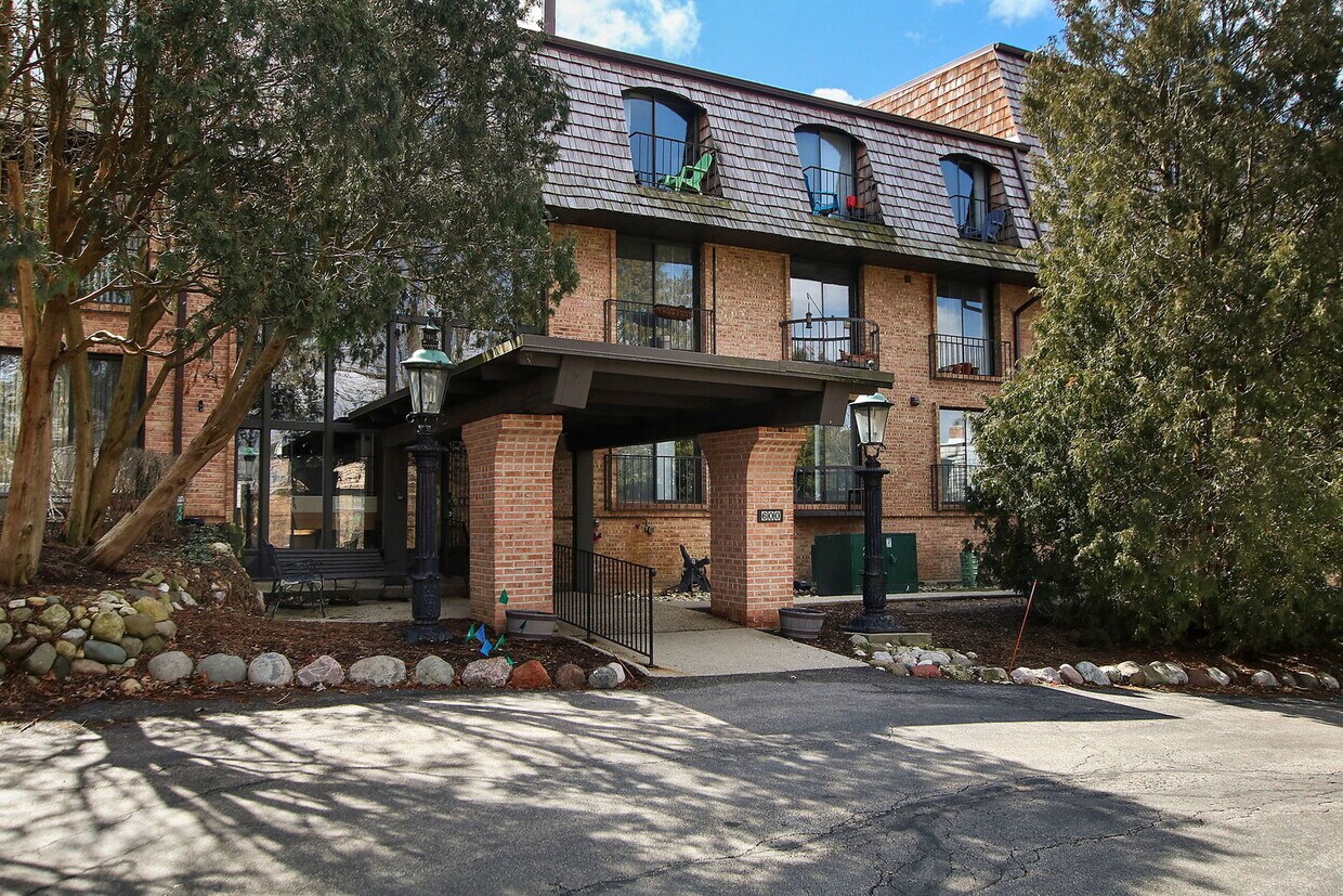 600 W Russell St Unit 308, Barrington, IL 60010 - Condo for Rent in ...