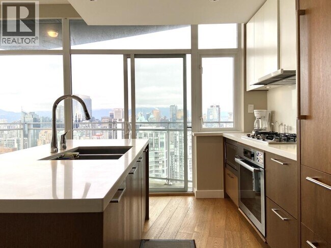 Downtown Vancouver Vancouver Apartments for Rent - Vancouver, BC - 550 ...