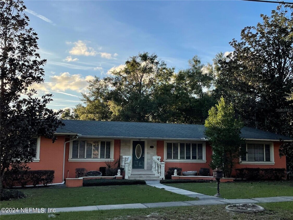 311 N Grandview St, Mount Dora, FL 32757 - House Rental in Mount Dora ...