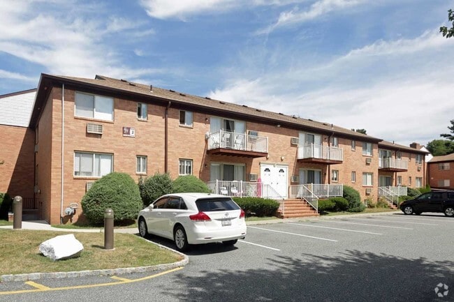 Sleepy Hollow Gardens Apartments - Spring Valley, NY | Apartments.com