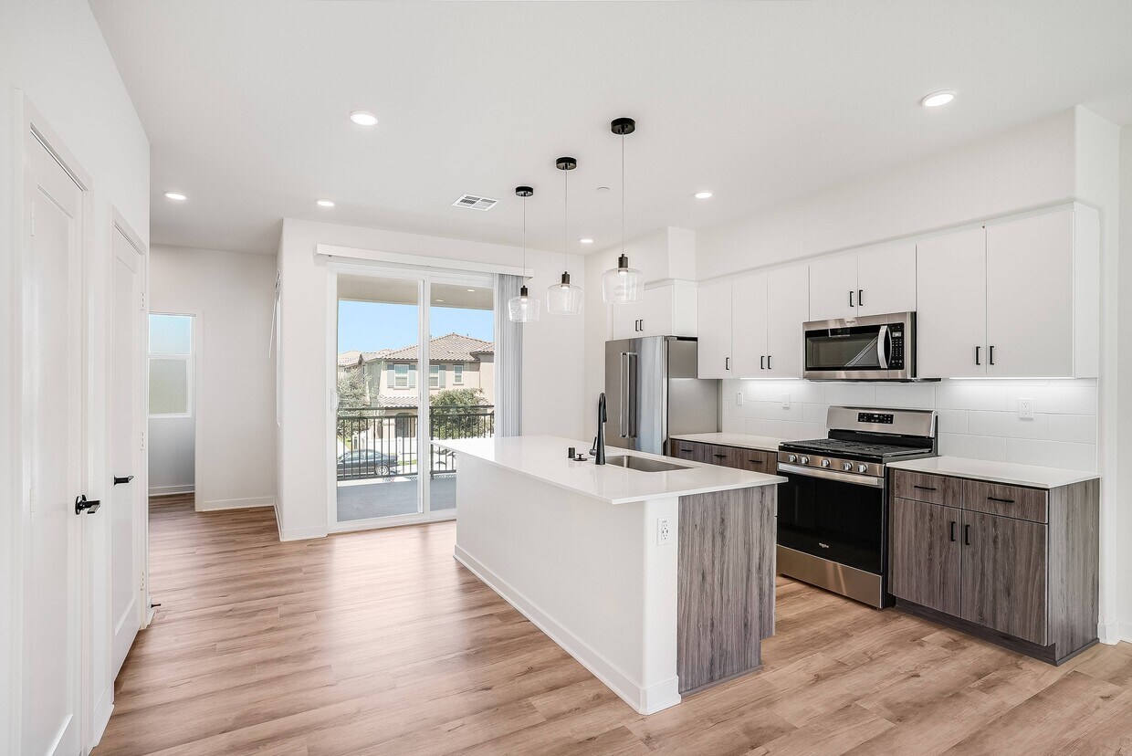 Enclave Heritage Townhomes - Apartments in Chula Vista, CA | Apartments.com