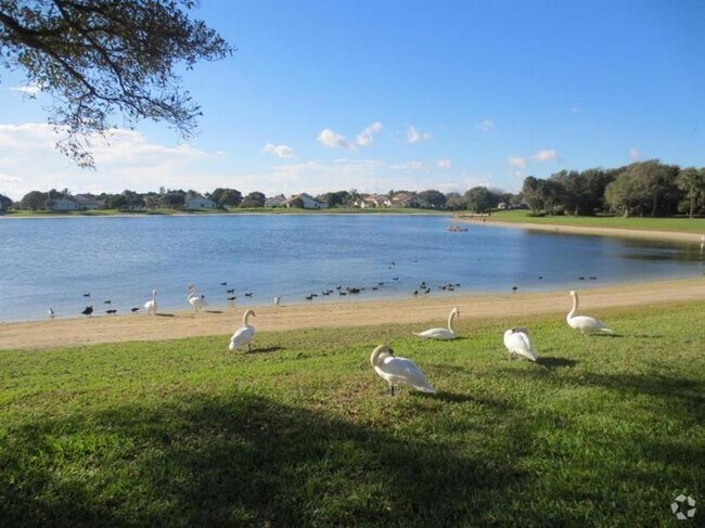 Windwood Apartments for Rent with a Swimming Pool - Boca Raton, FL ...