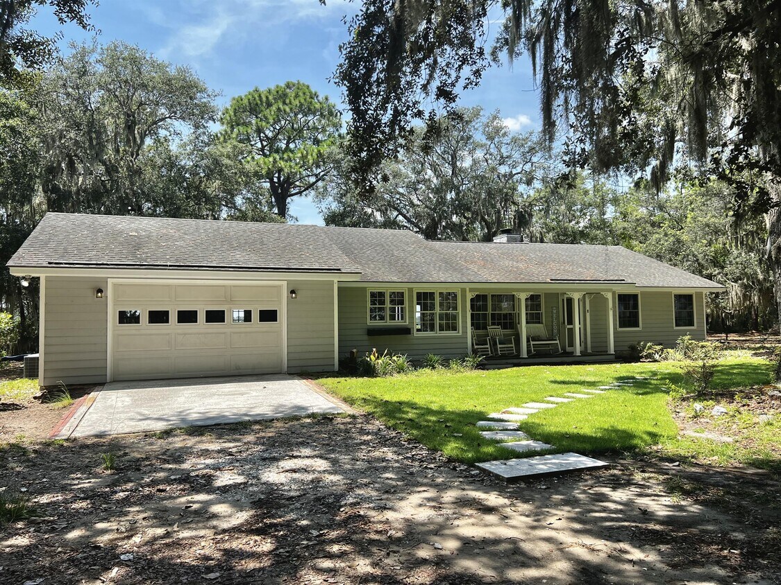 3 Marsh Point Rd, Saint Helena Island, SC 29920 - House Rental in Saint ...