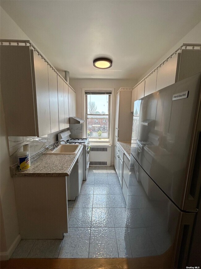 94-10 64th Rd Unit 3FL, Queens, NY 11374 - Room for Rent in Queens, NY ...