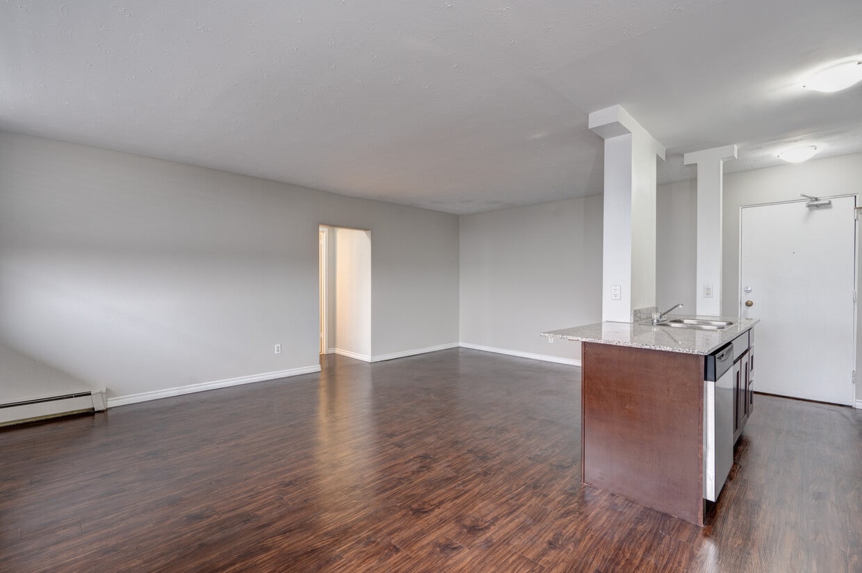 Camelot Towers Apartments - 137 Church St St Catharines, ON ...