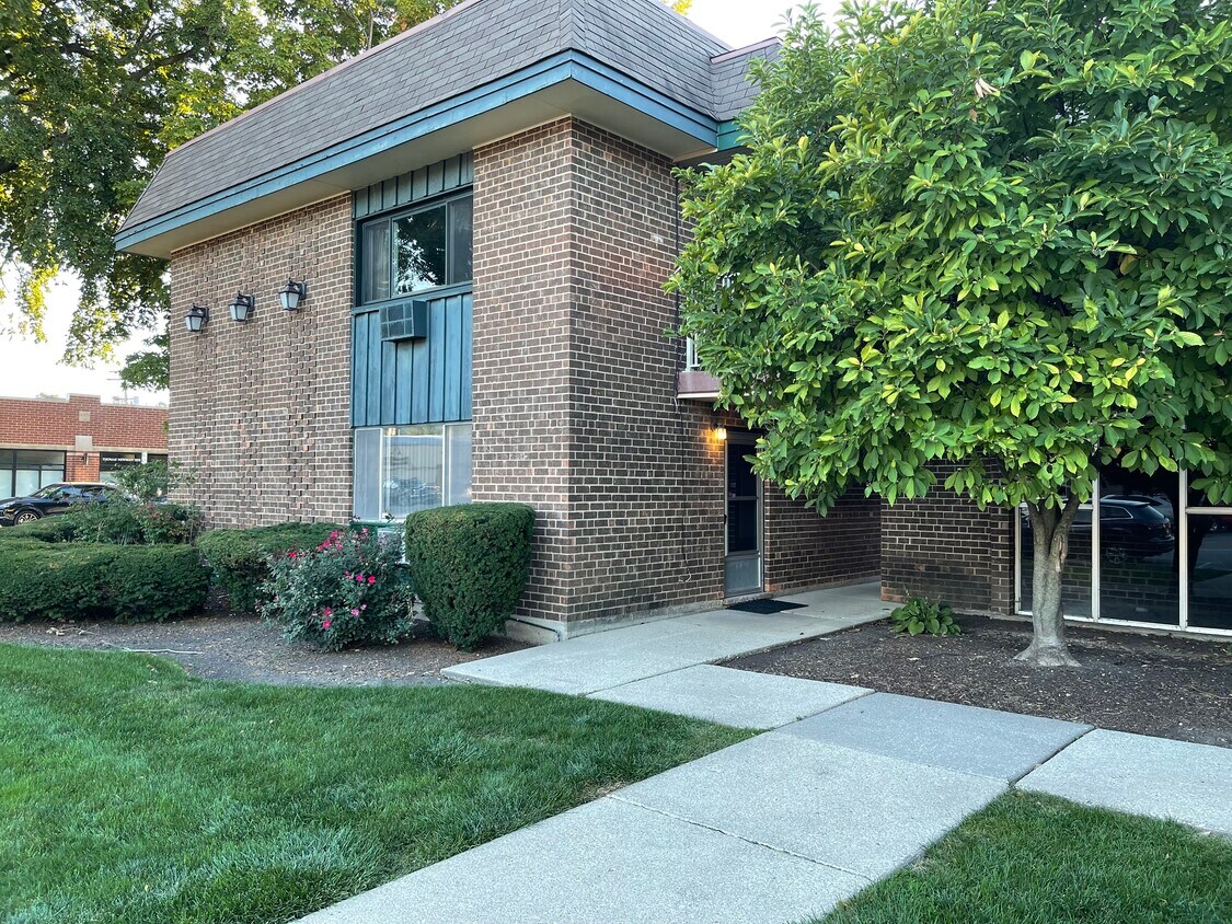 454 S Spring Rd Unit 1, Elmhurst, IL 60126 - Condo for Rent in Elmhurst ...